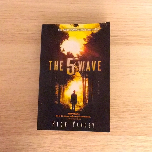 Other | Book The 5th Wave By Rick Yancey | Poshmark